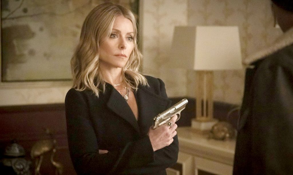 Kelly Ripa Workout Routine and Diet Plan [Updated]